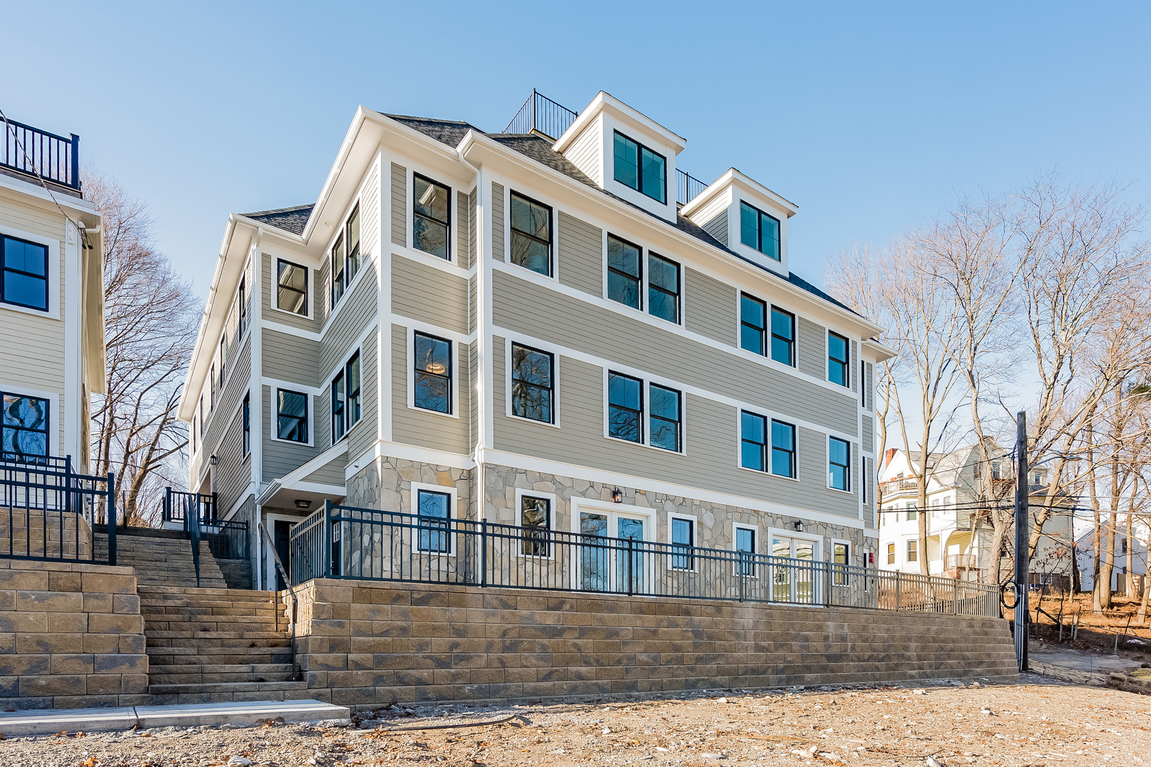 167 Poplar St Unit 4, Boston, MA 02131